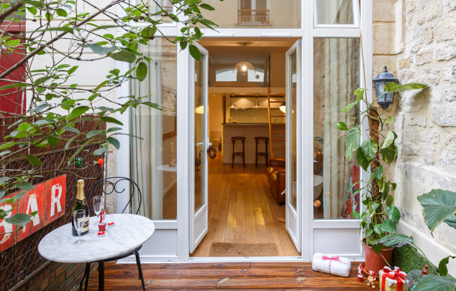 Airbnb treads carefully as regulator demands transparency - PitchBook Airbnb treads carefully as regulator demands transparency - PitchBook